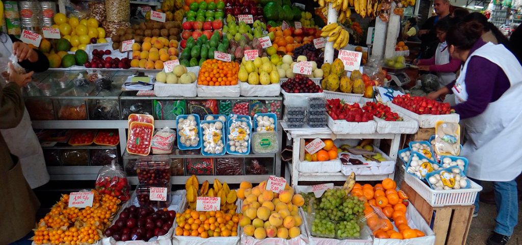 La magia de los mercados locales en Lima - Blog Viagens Machu Picchu