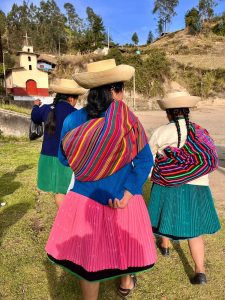 Artesanías: El arte del tejido en Perú - Blog Viagens Machu Picchu