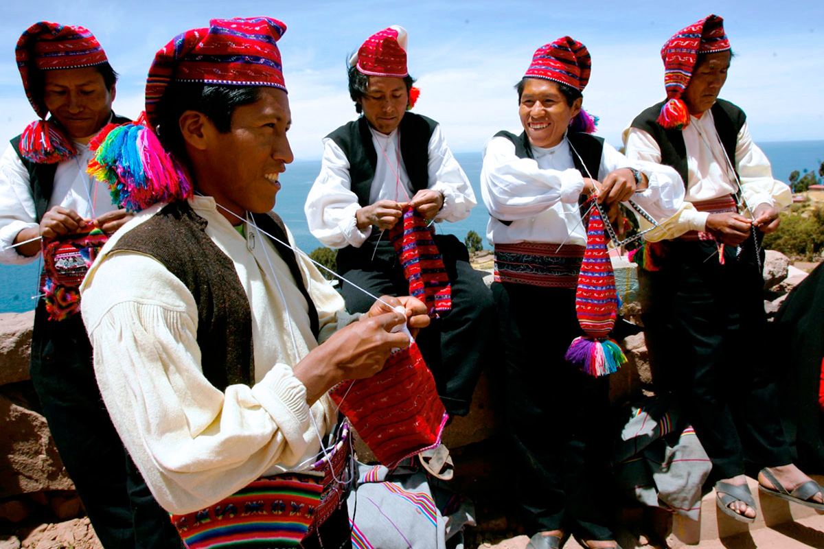 El Chullo: Descubre al Ícono de la Vestimenta Peruana