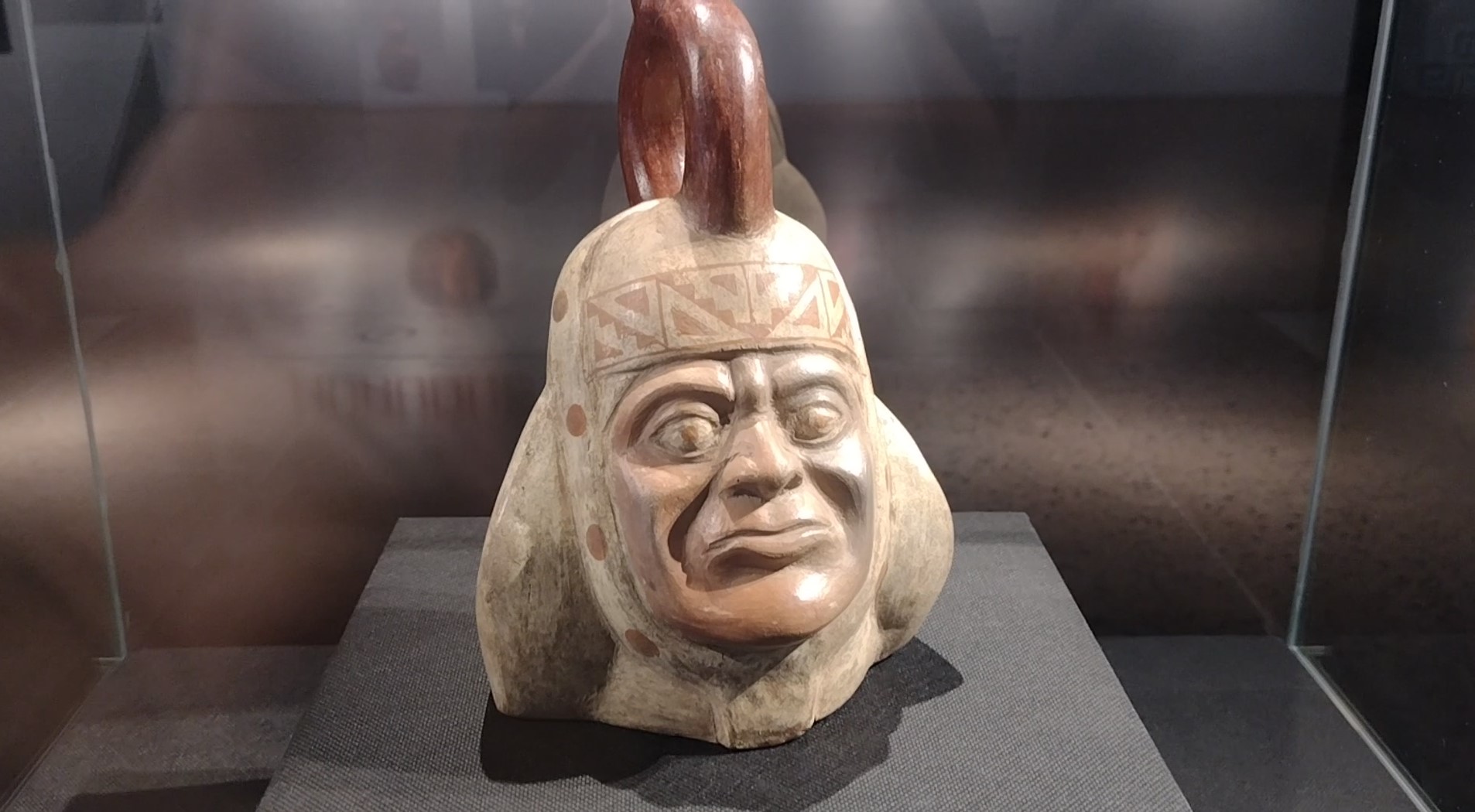 Huaco Retratos: Arte e Identidad de la Cultura Mochica